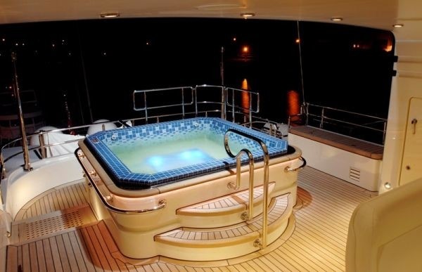 Yacht BEOTHUK, Kuipers Woudsend (Dok En Scheepsbouw ) | CHARTERWORLD ...